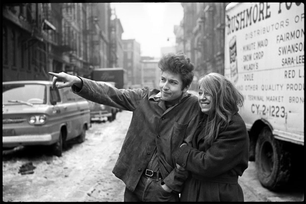 Suze Rotolo: retrato de mujer con buhonero - Belén Suárez Prieto